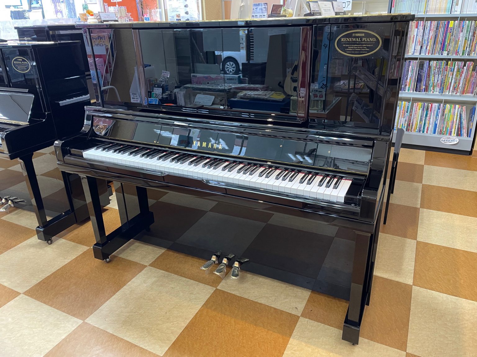 【藤が丘店】ヤマハリニューアルピアノUX10BL・UX300入荷しました♪ - 日響楽器